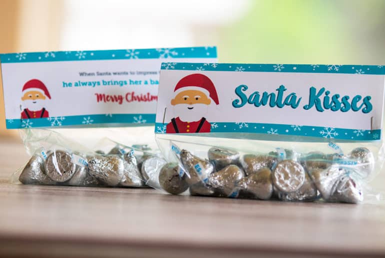 Santa Kisses Treat Bag Topper | Free Printable Holiday Favor