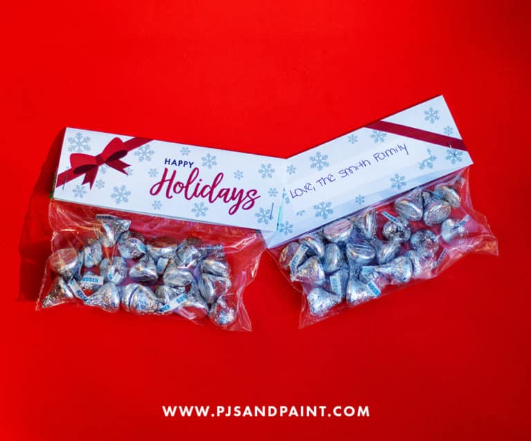 Happy Holidays Treat Bag Topper - Free Printable - Pjs and Paint