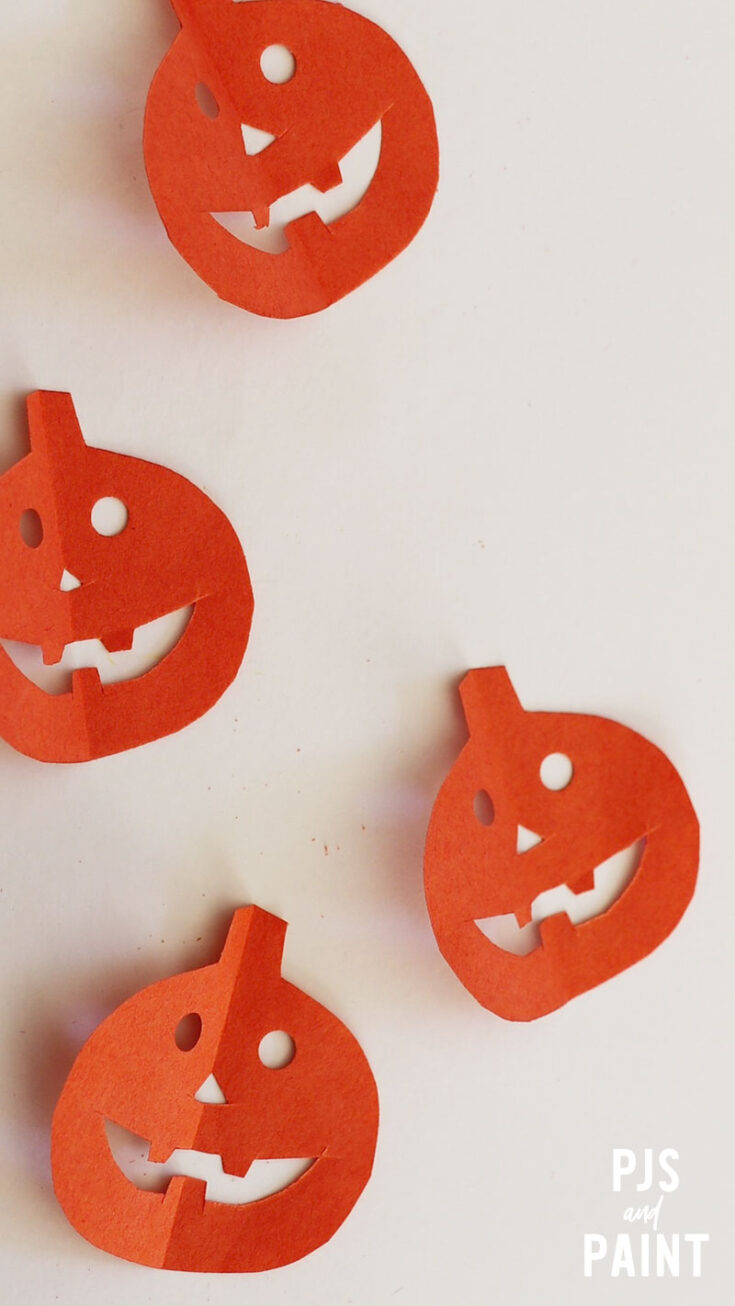 DIY Halloween Garland - Easy Tutorial - Pjs and Paint