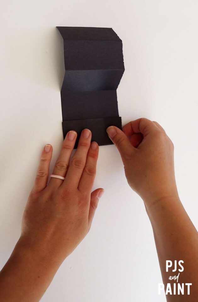 DIY Halloween Garland - Easy Tutorial - Pjs and Paint