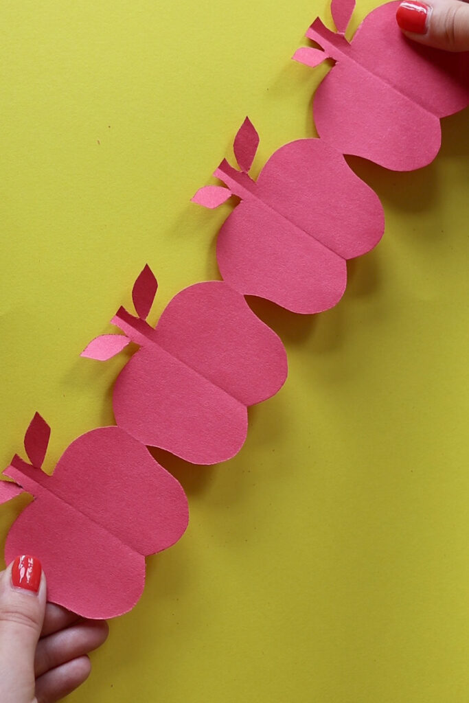 How to Make an Apple Paper Chain - Pjs and Paint