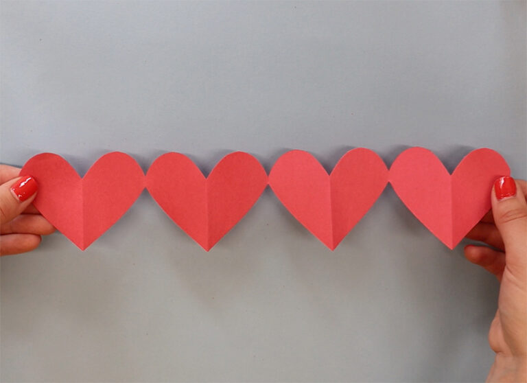 How to Make a Heart Paper Chain - Pjs and Paint