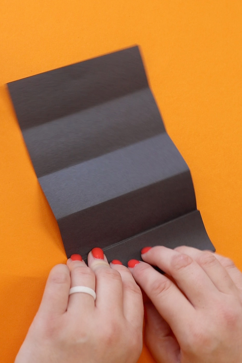 How to Make a Bat Paper Chain | Easy Halloween Crafts - Pjs and Paint