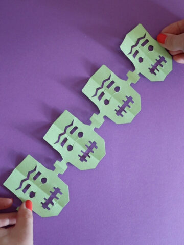 How to Make a Ghost Paper Chain | Easy Halloween Crafts - Pjs and Paint
