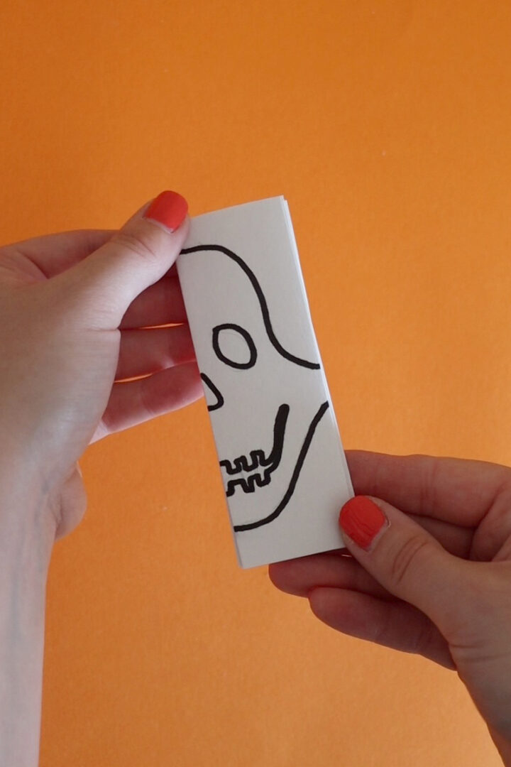 How to Make a Skull Paper Chain - Pjs and Paint