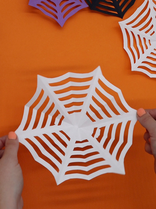 How to Make a Paper Spider Web - Pjs and Paint