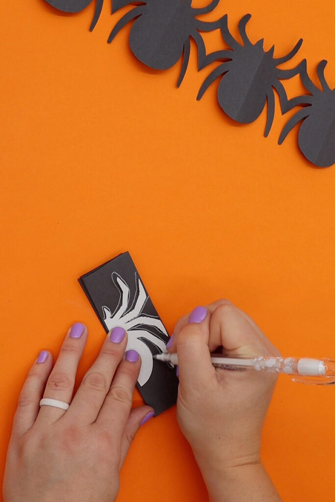 How to Make Halloween Paper Garland (With Free Template)